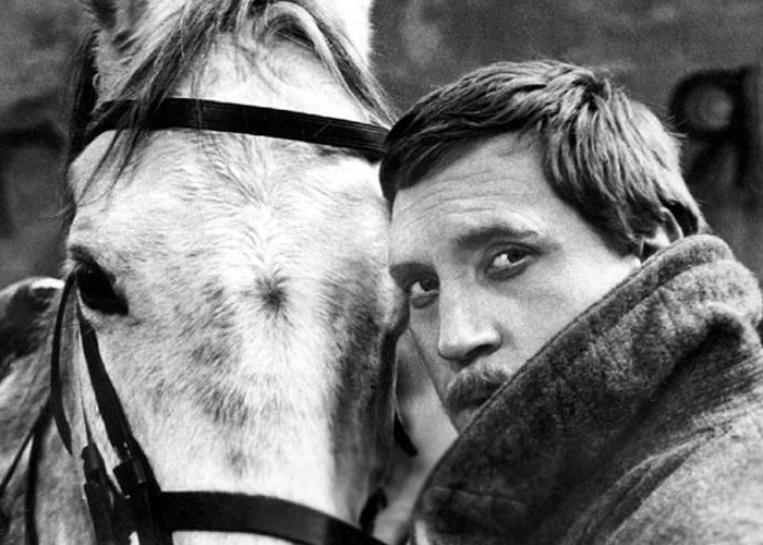 Vladimir Vysotsky. Ballad about Love. Bath. Ships. Translated by Ilya ...